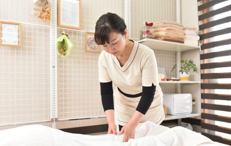 更年期ゆらぎ専門整体 リラックスサロン紡＊つむぐ – 千葉県野田市にある女性のための専門整体です。カラダのコリや血の巡り、ゆらぎ肌など、年齢によるお悩みの方向け。アロマを使った施術や ...